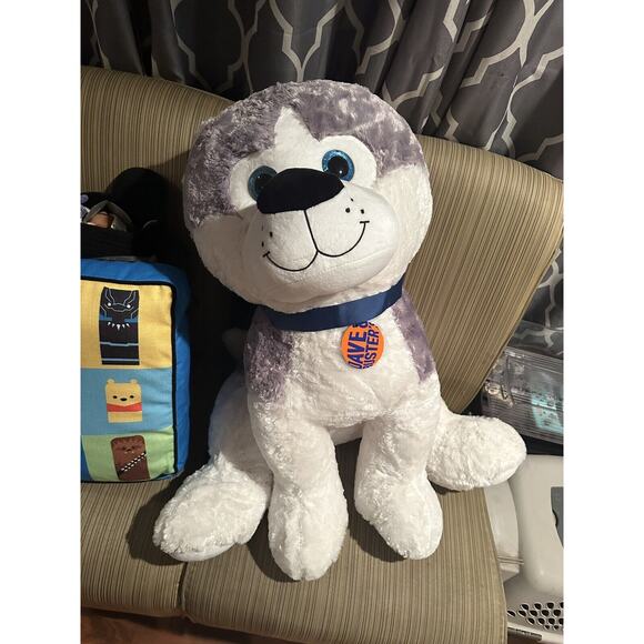 Husky | Toys | Nwt Dave Busters Jumbo Grey White Husky 3ft Tall Sitting ...